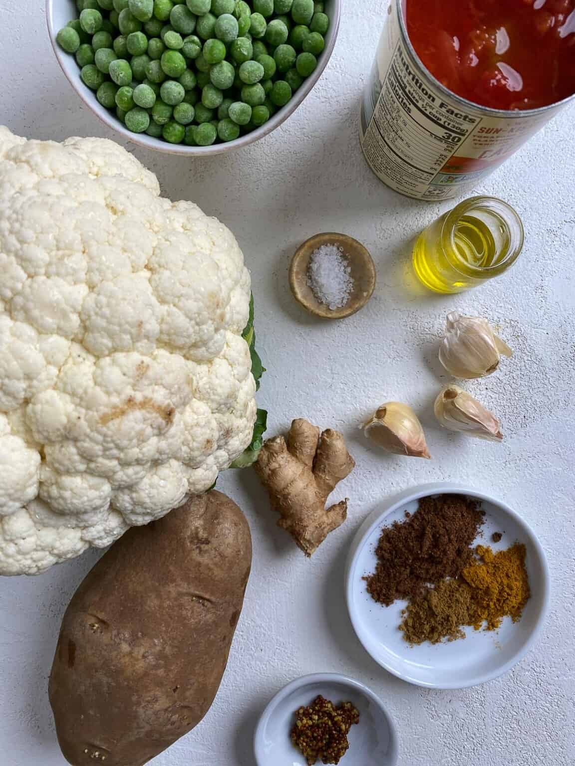 Cauliflower and Potato Curry (Aloo Gobi) - Plant-Based on a Budget