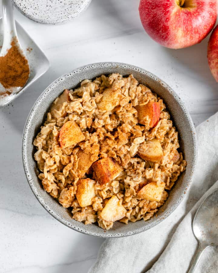 Apple Cinnamon Oatmeal - Plant-Based on a Budget