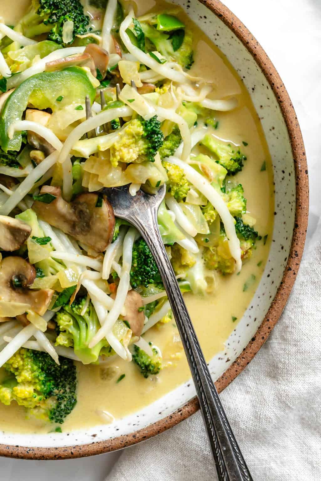 Bean Sprouts Curry - Plant-Based on a Budget
